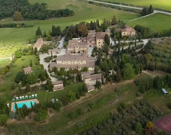 €12m Manor House & Tourist Village For Sale in Italy - Villageio